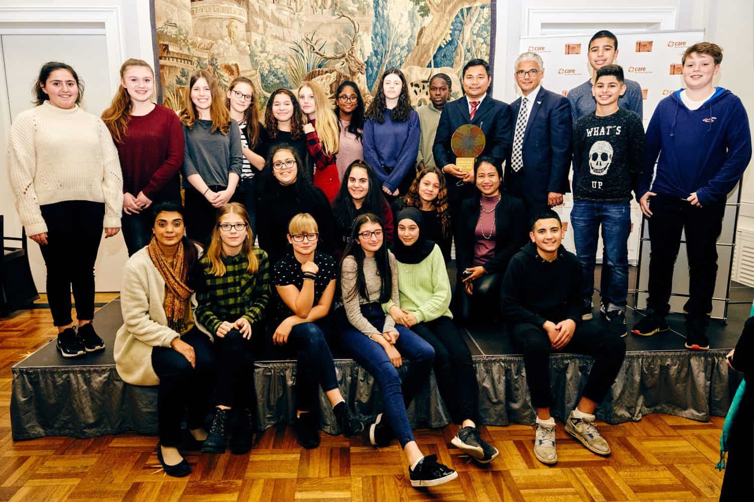 MKG Schüler*Innen stehen auf der Bühne im Alten Rathaus – Marie-Kahle ...